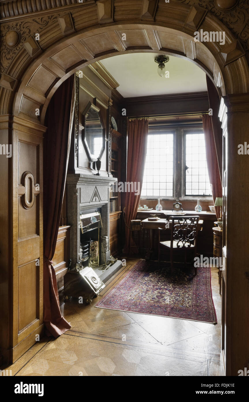 Study fireplace hi-res stock photography and images - Alamy