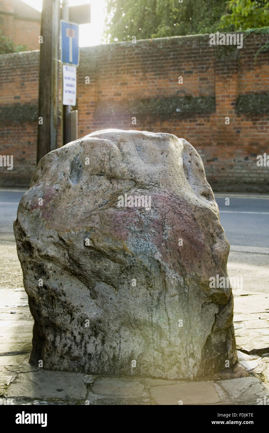 The mysterious Tarrystone at the eastern end of Cookham High Street ...