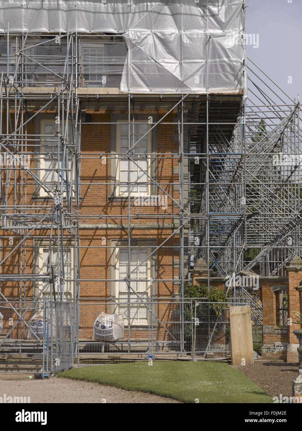 Scaffolding covering on old hi-res stock photography and images - Alamy