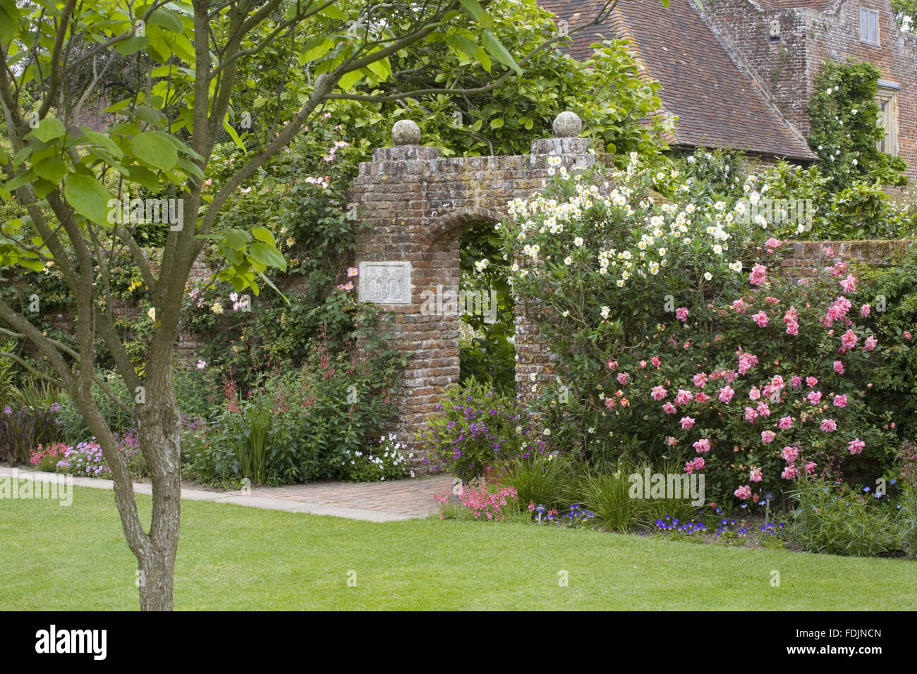 The Bishop's Gate entrance to the White Garden at Sissinghurst Castle ...