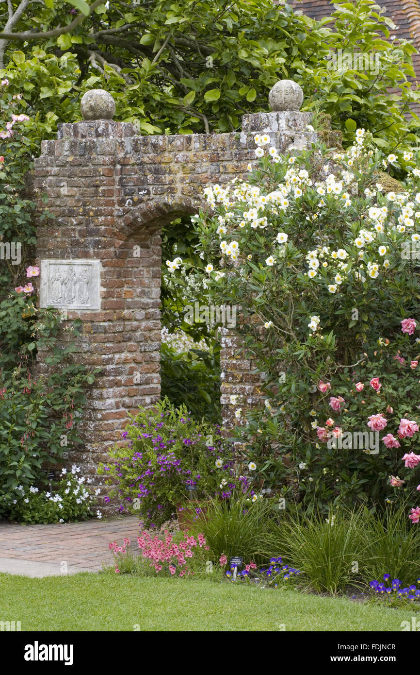 The Bishop's Gate entrance to the White Garden at Sissinghurst Castle ...