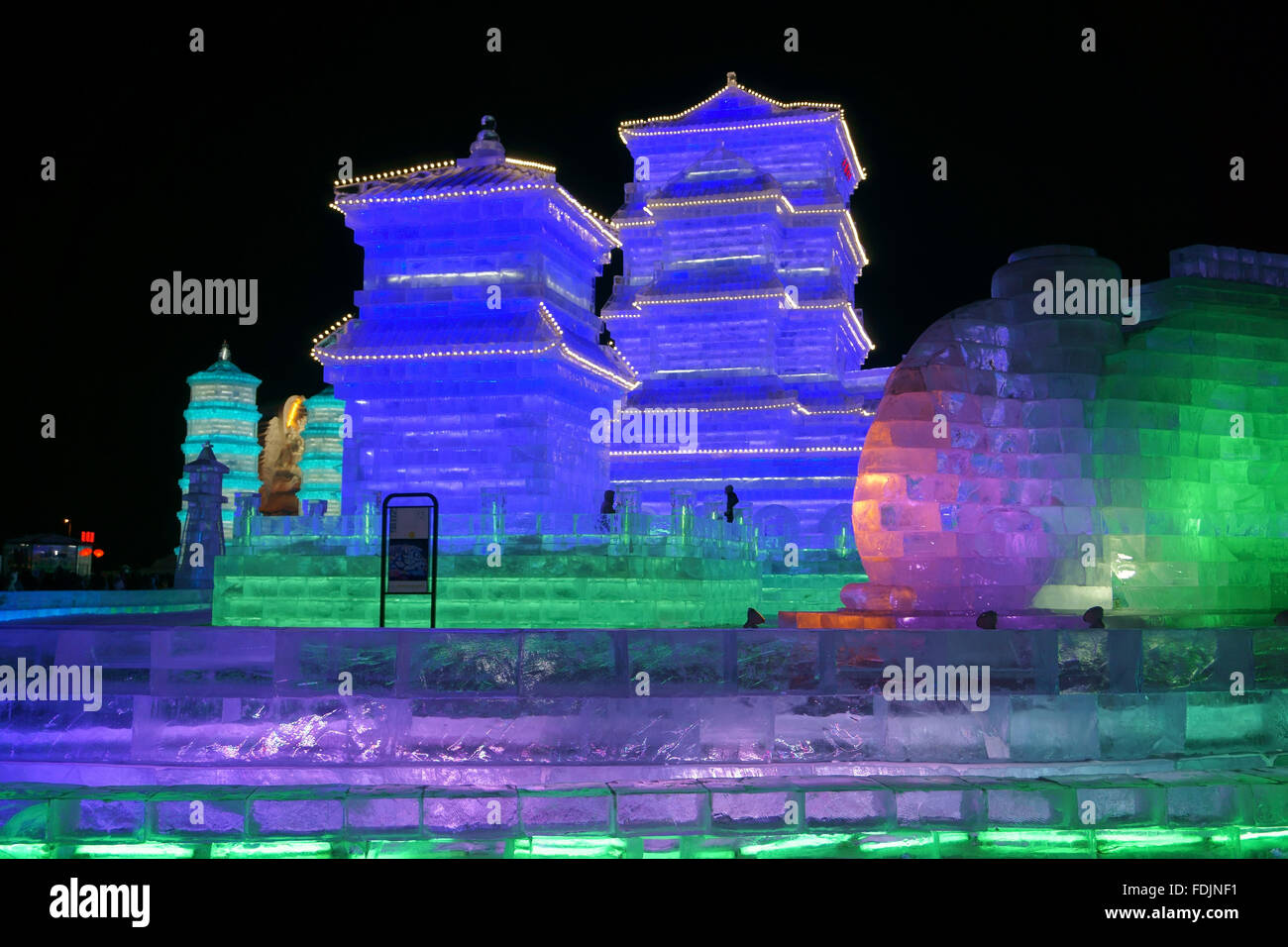 night scene of ice carving Stock Photo - Alamy