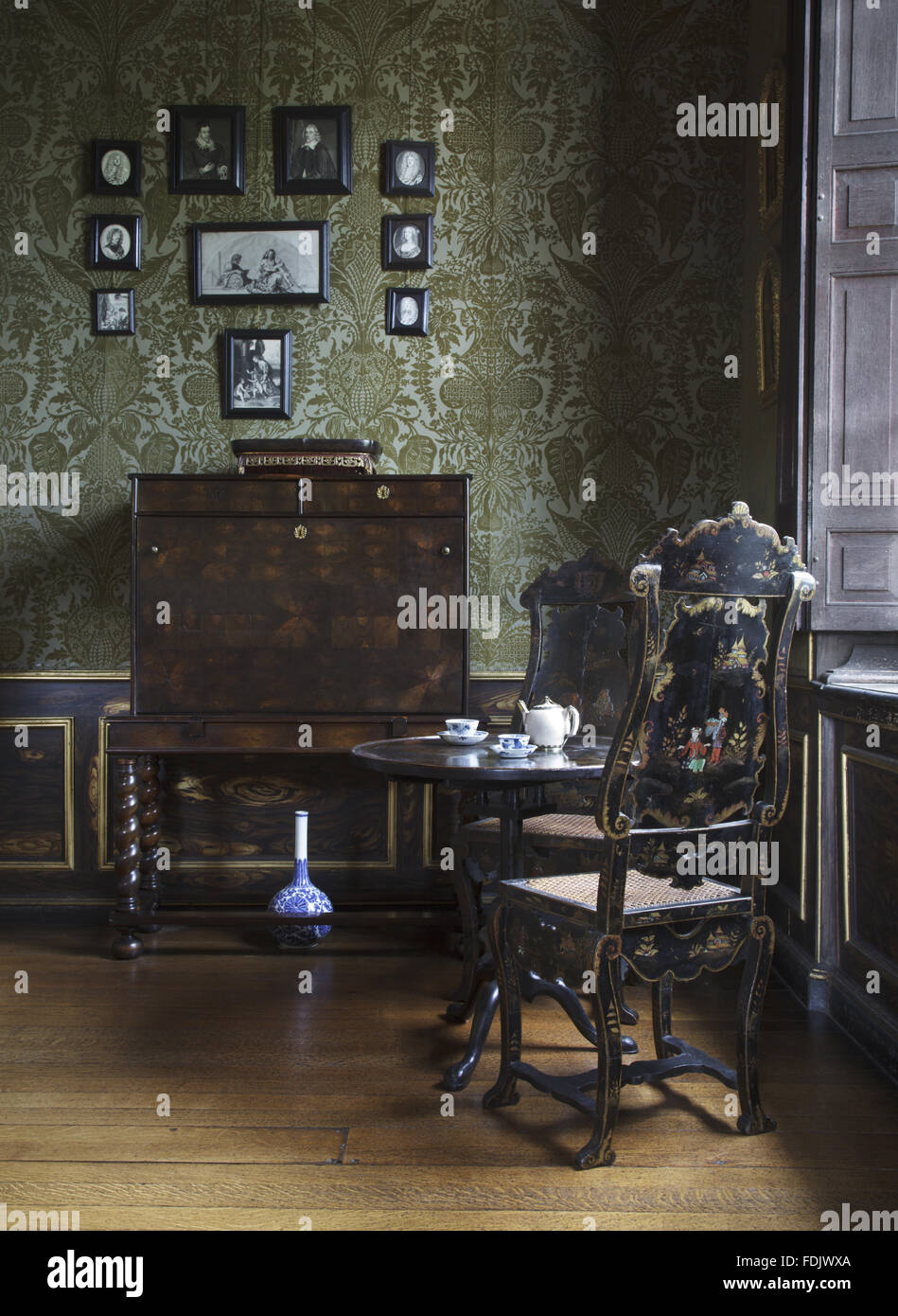 Private tea room hi-res stock photography and images - Alamy