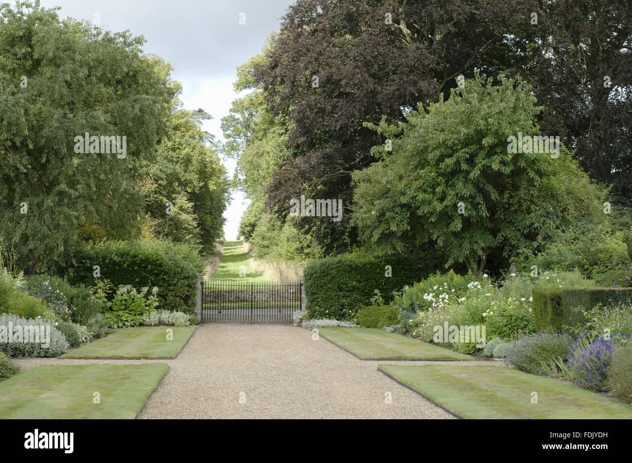 Summer house woolbeding gardens west hi-res stock photography and ...