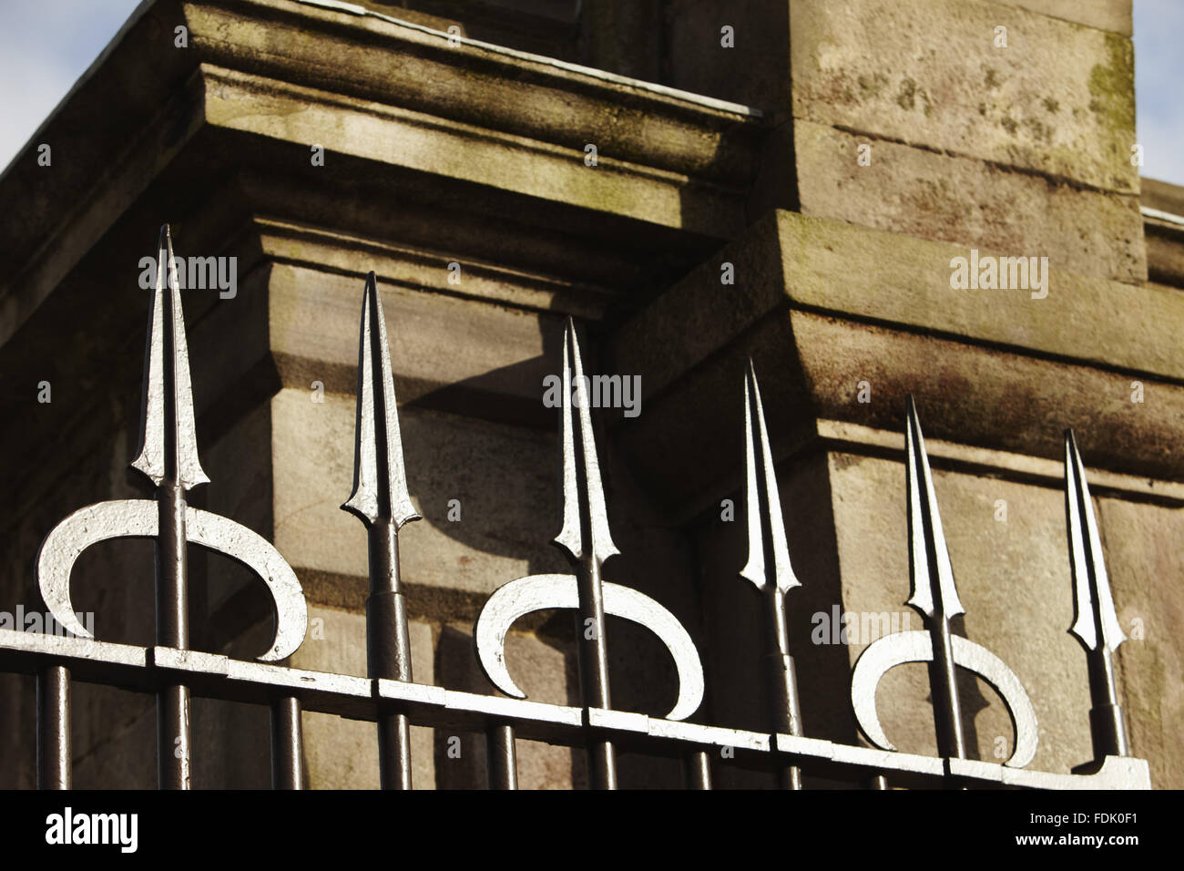 Railings at the entrance arch at Lyme Park, Cheshire Stock Photo - Alamy