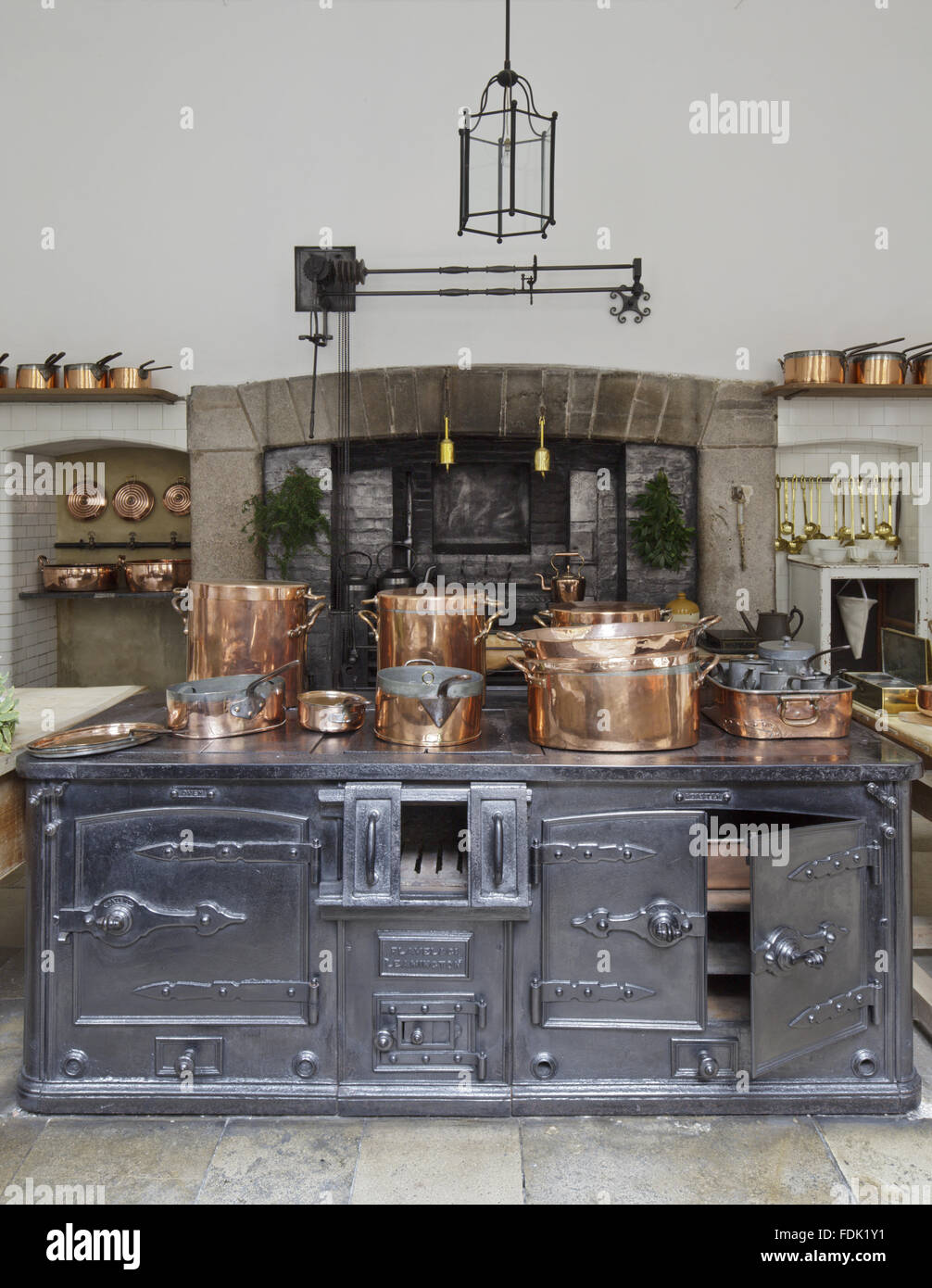 Cast iron range victorian hi-res stock photography and images - Alamy