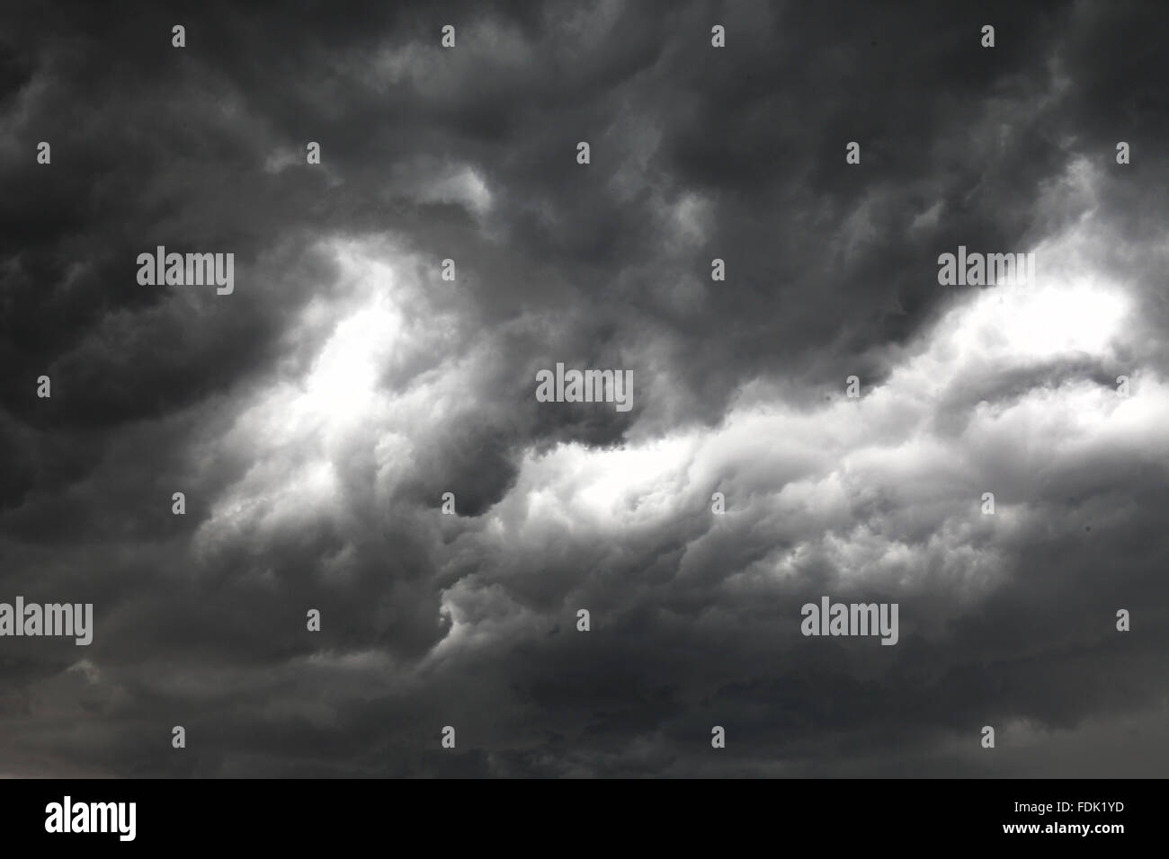 Black cloud with silver lining hi-res stock photography and images - Alamy