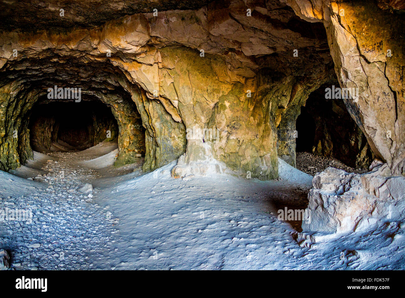 entrance to the cave Stock Photo - Alamy