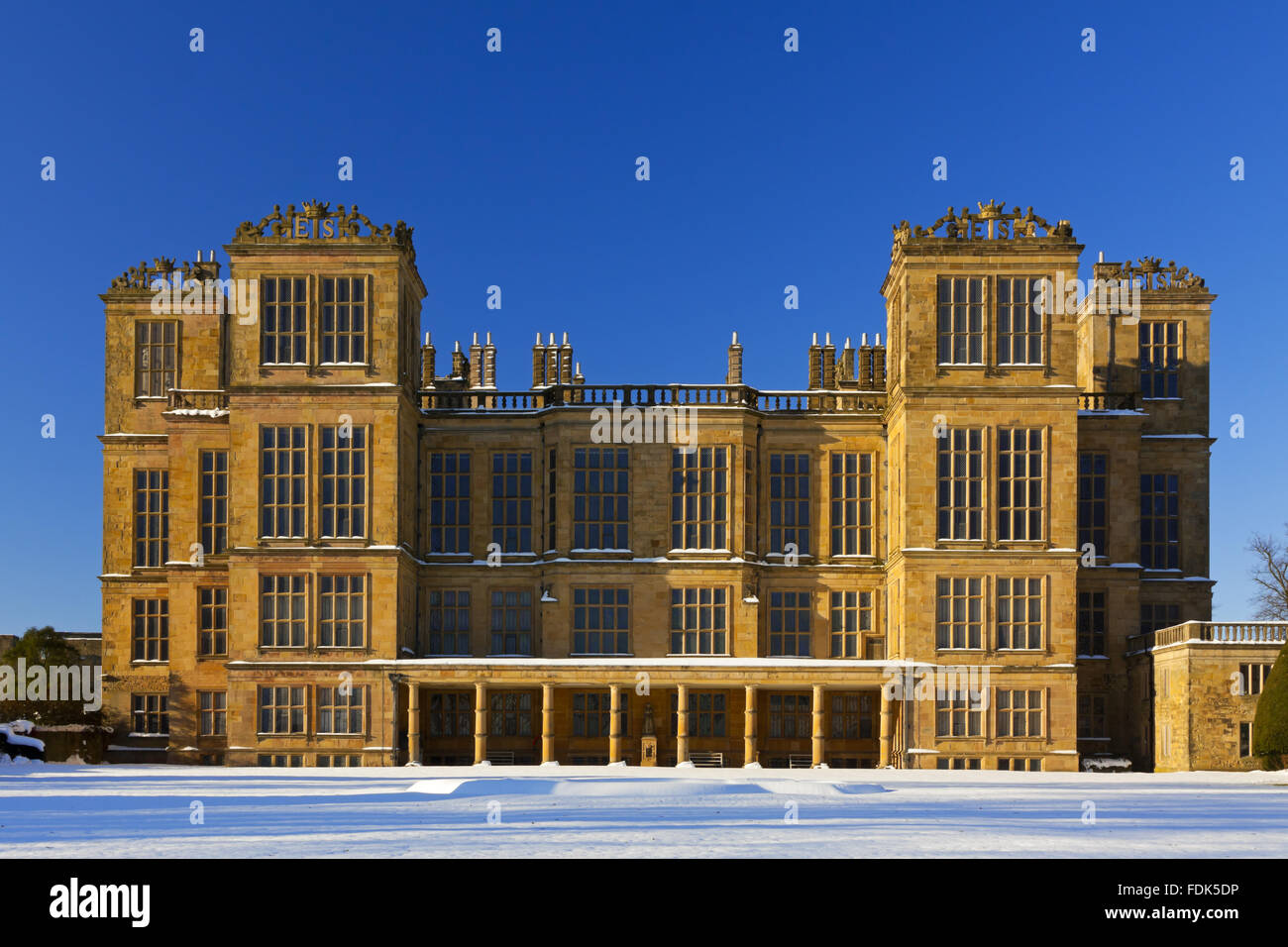 The east front of Hardwick Hall, Derbyshire, in the snow Stock Photo ...