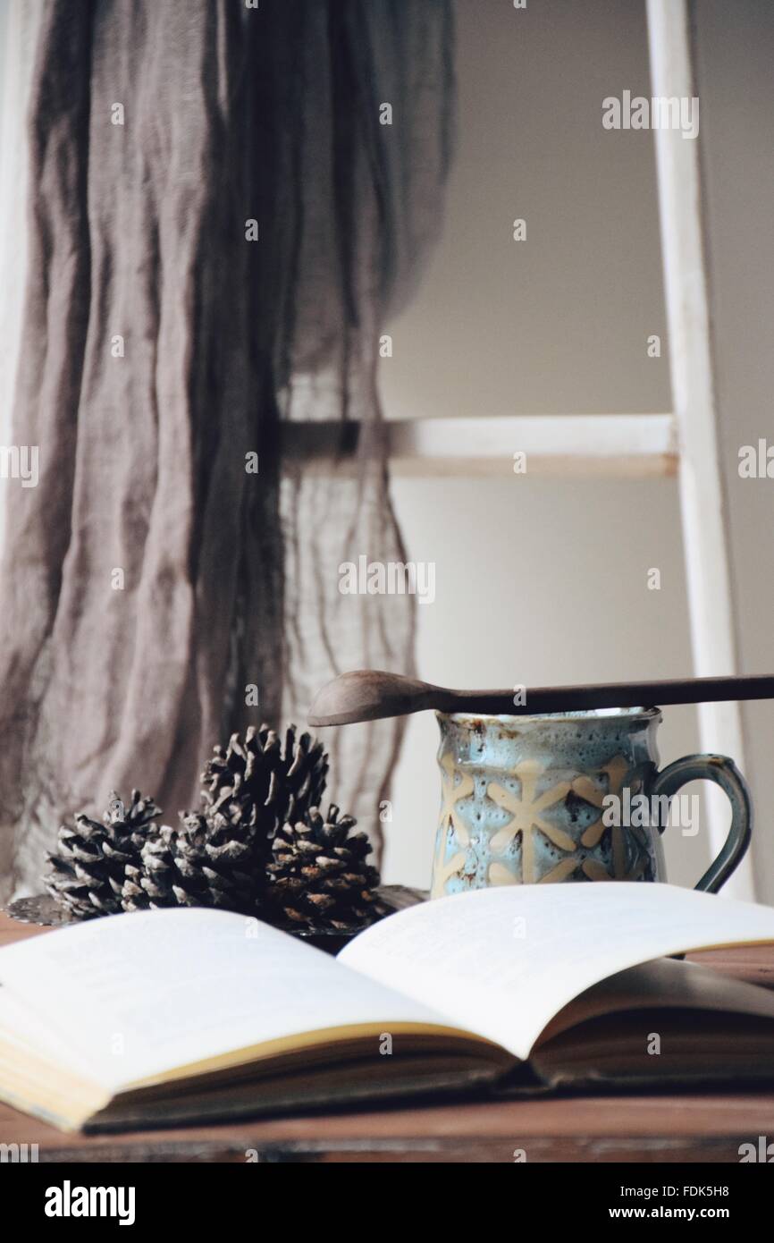 Tea open hi-res stock photography and images - Alamy