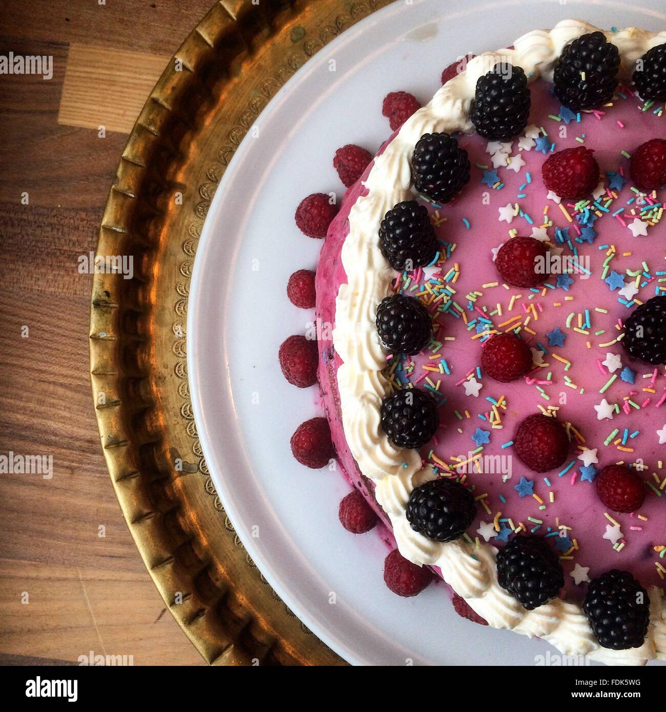 Raspberry cake birthday cake hi-res stock photography and images - Alamy