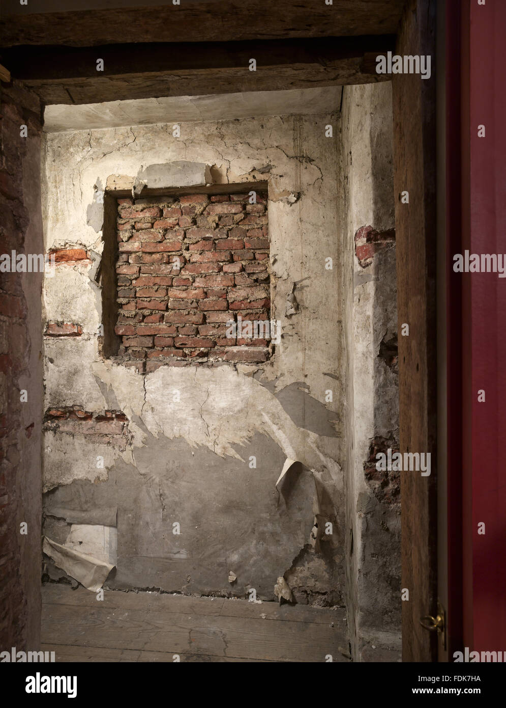 Tudor house interior hi-res stock photography and images - Alamy