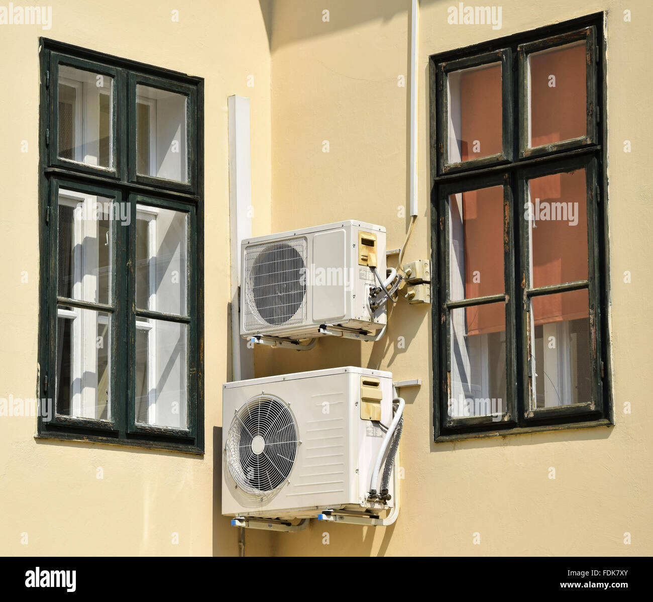Windows air conditioner hi-res stock photography and images - Alamy