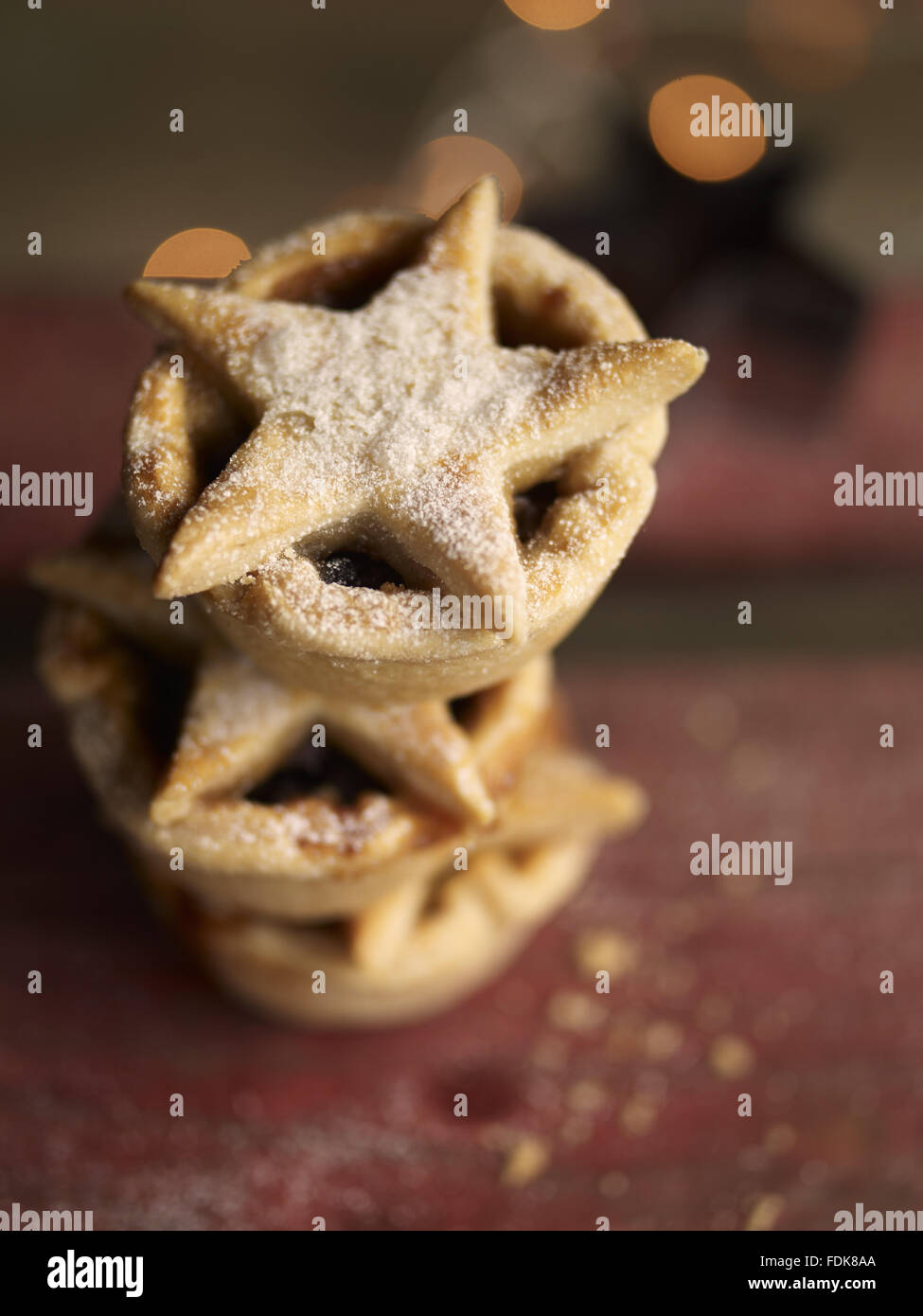 Mince pies with star-shaped pastry lids Stock Photo - Alamy