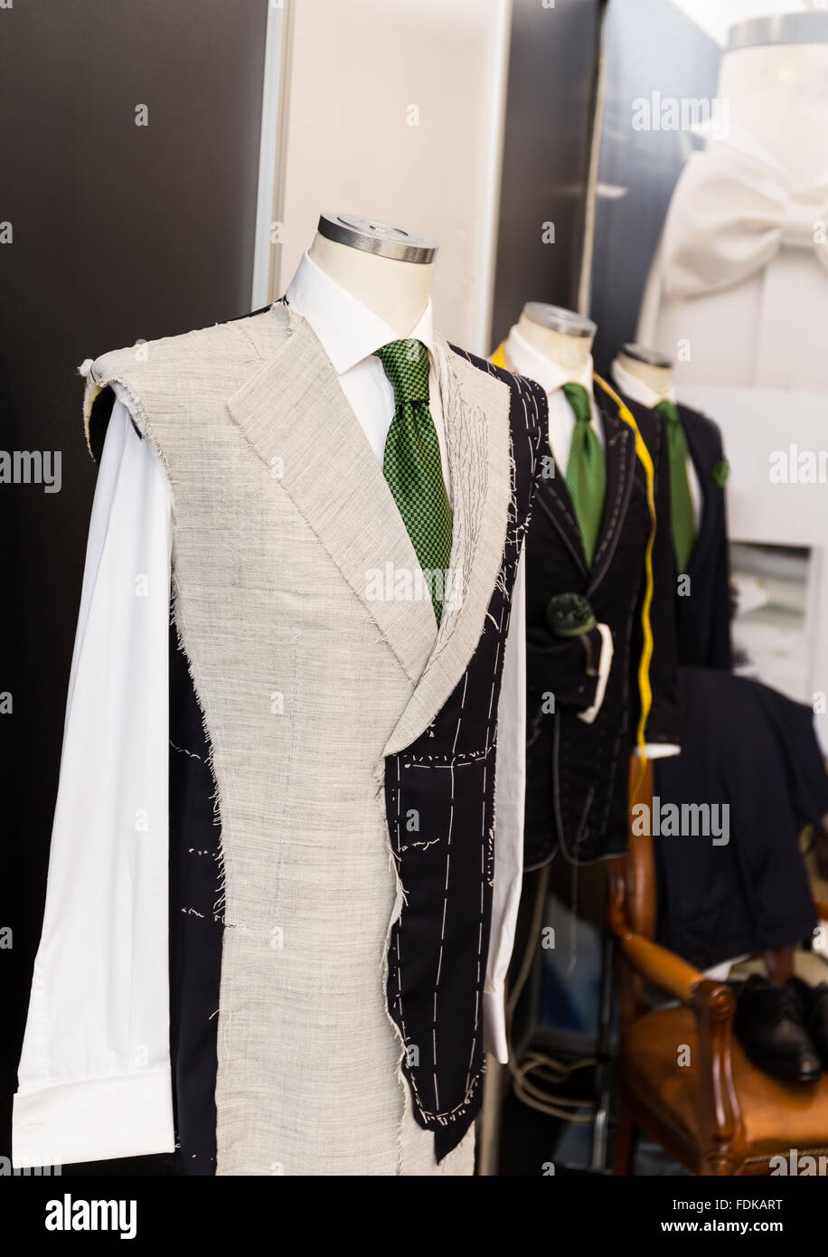 Manikin with suit hi-res stock photography and images - Alamy