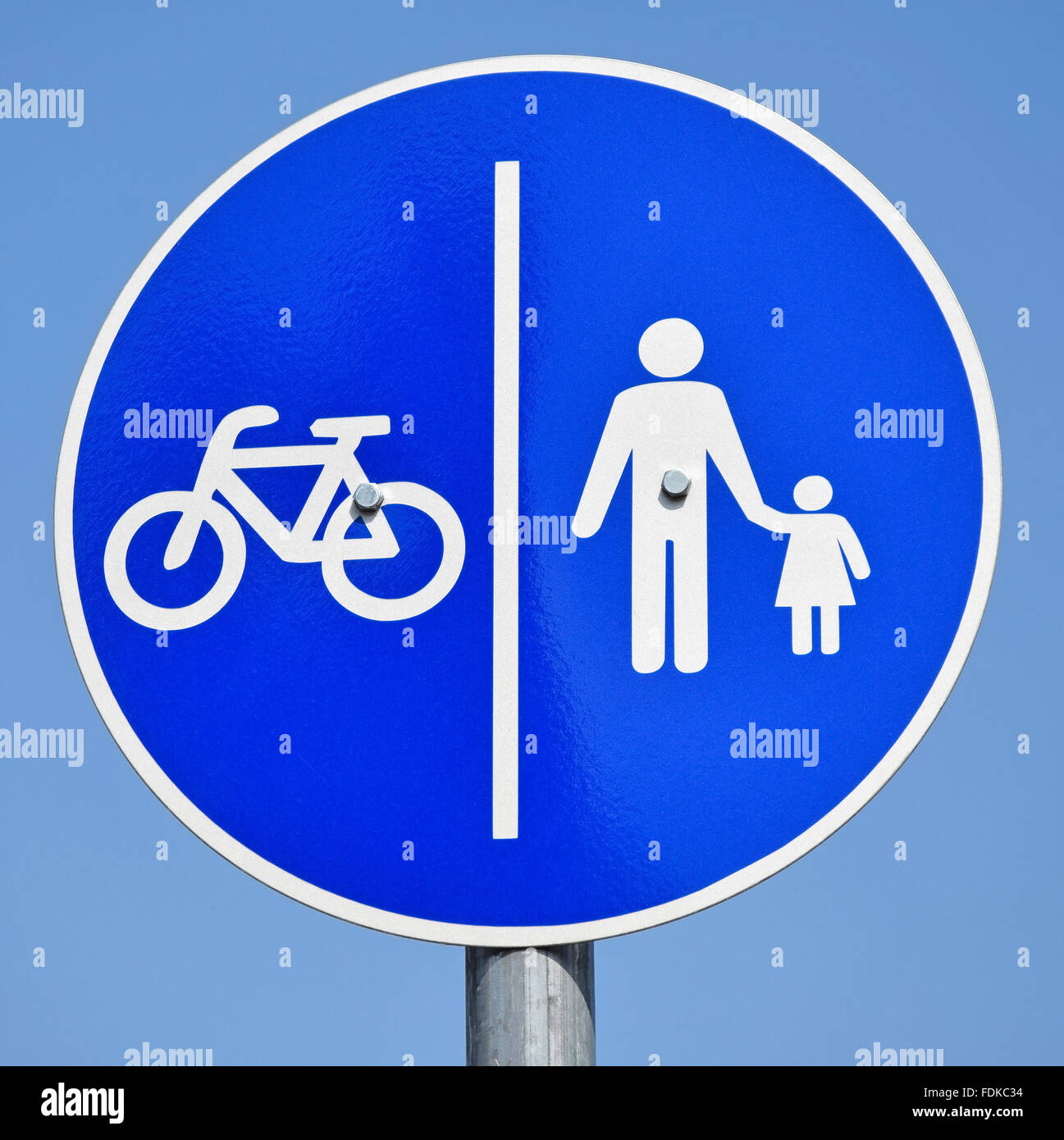 Pedestrian road sign hi-res stock photography and images - Alamy