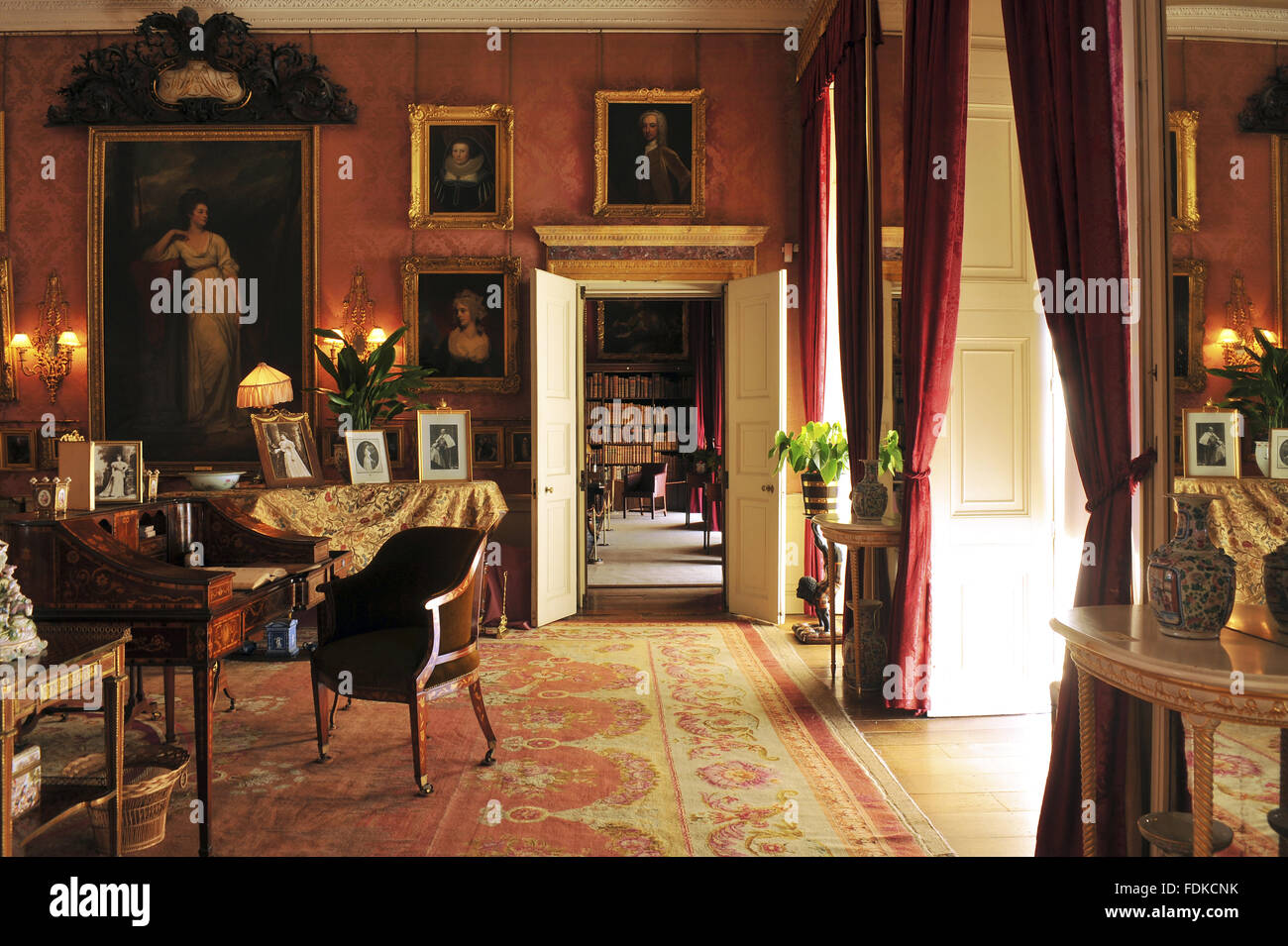 Historical drawing room hi-res stock photography and images - Alamy