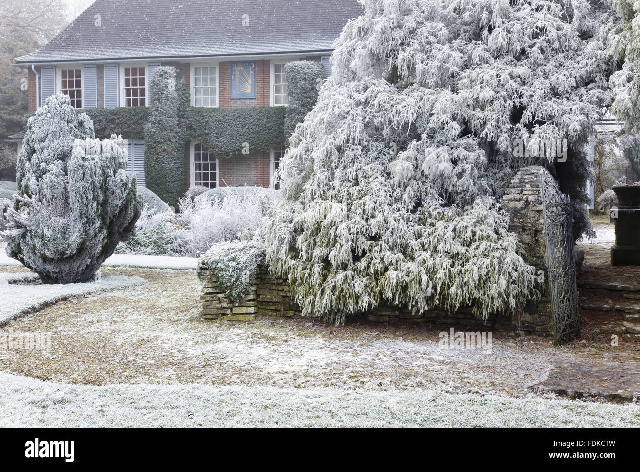 Nuffield house hi-res stock photography and images - Alamy