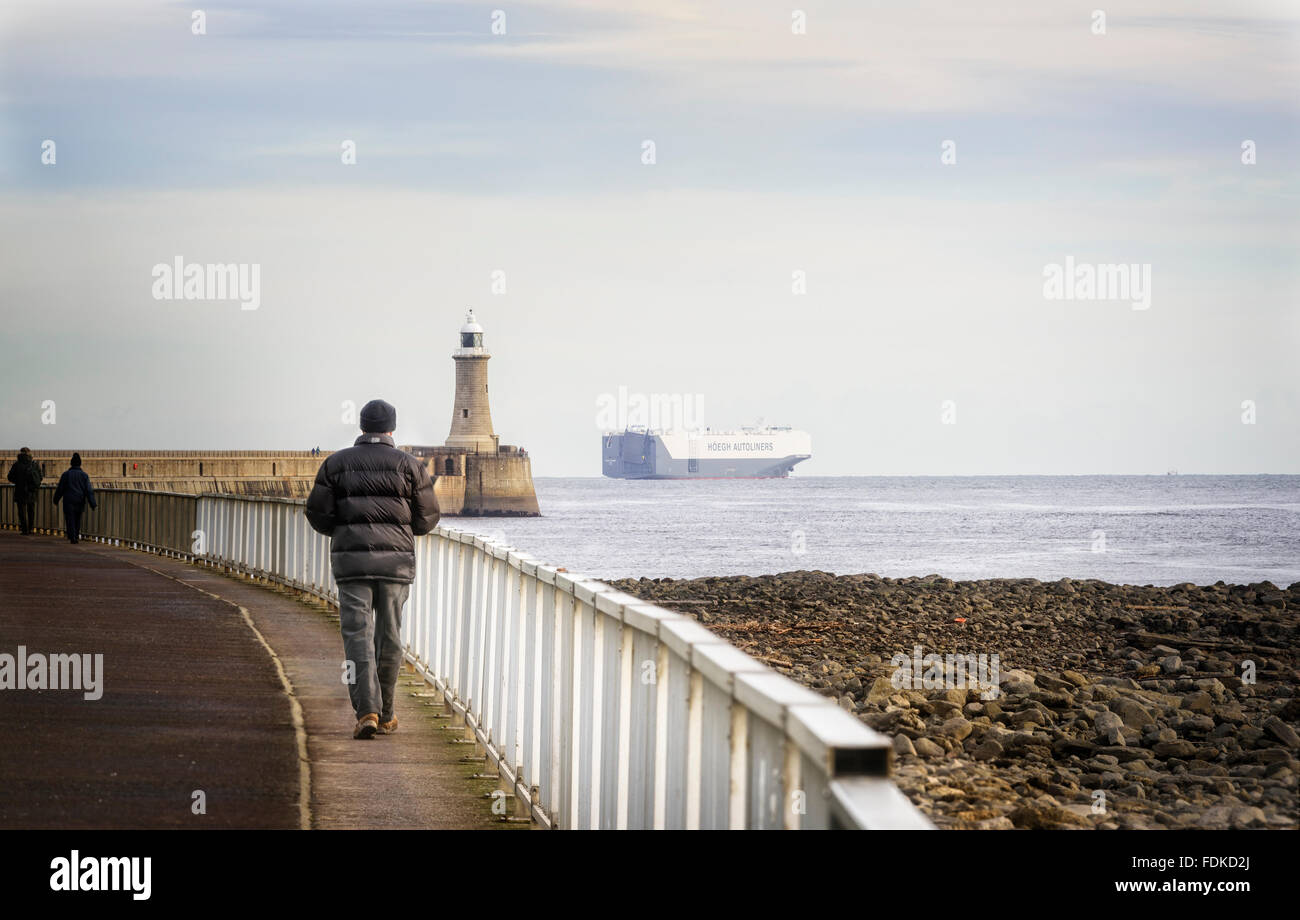 Tynemouth ship river tyne hi-res stock photography and images - Alamy