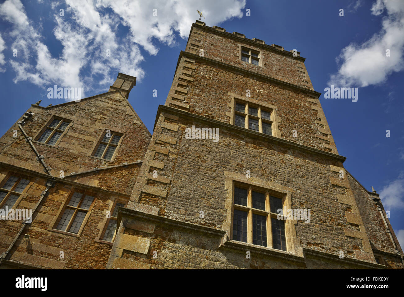 London 17th century houses east hi-res stock photography and images - Alamy