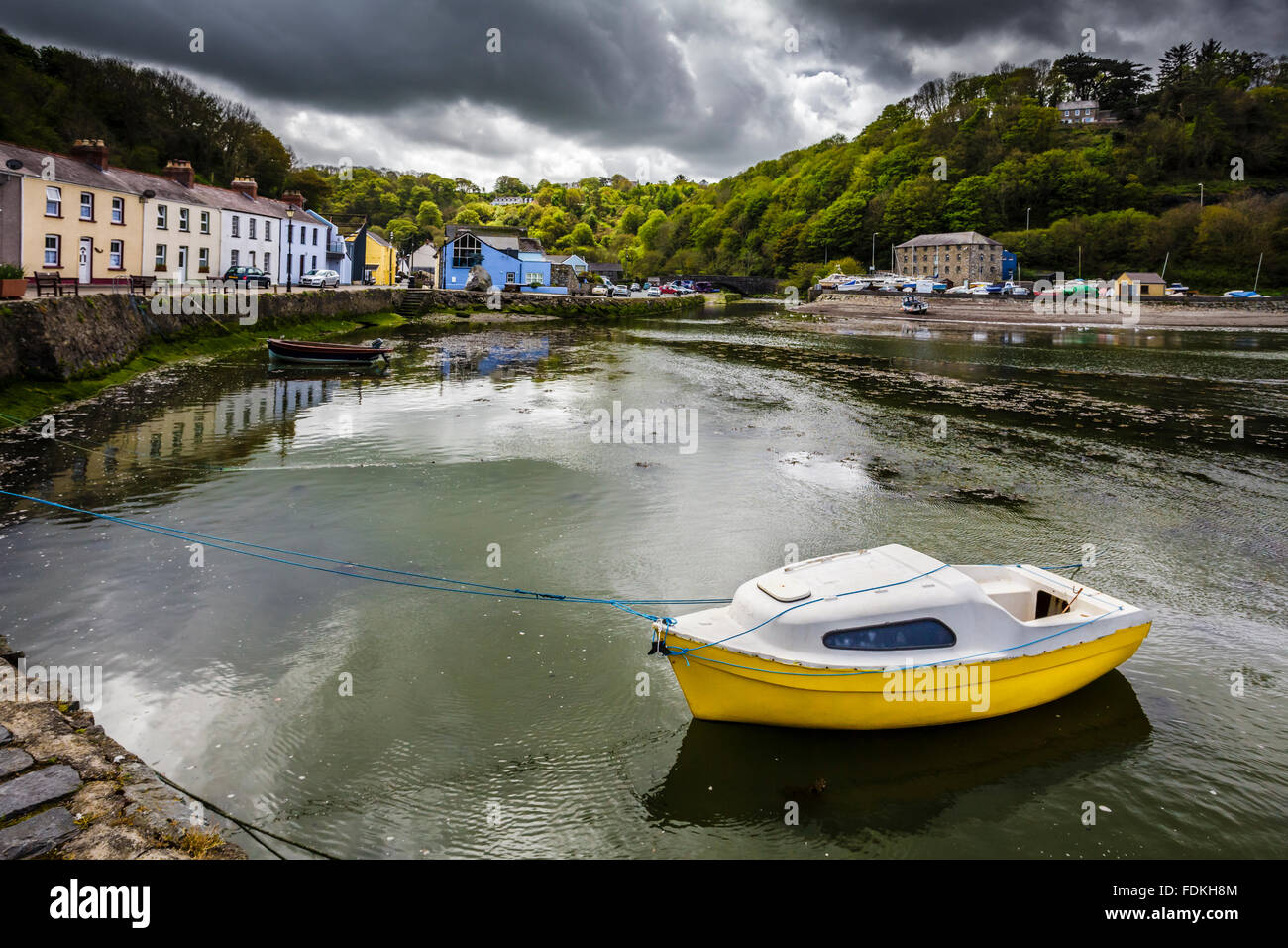 Fishguard lower town harbour hi-res stock photography and images - Alamy