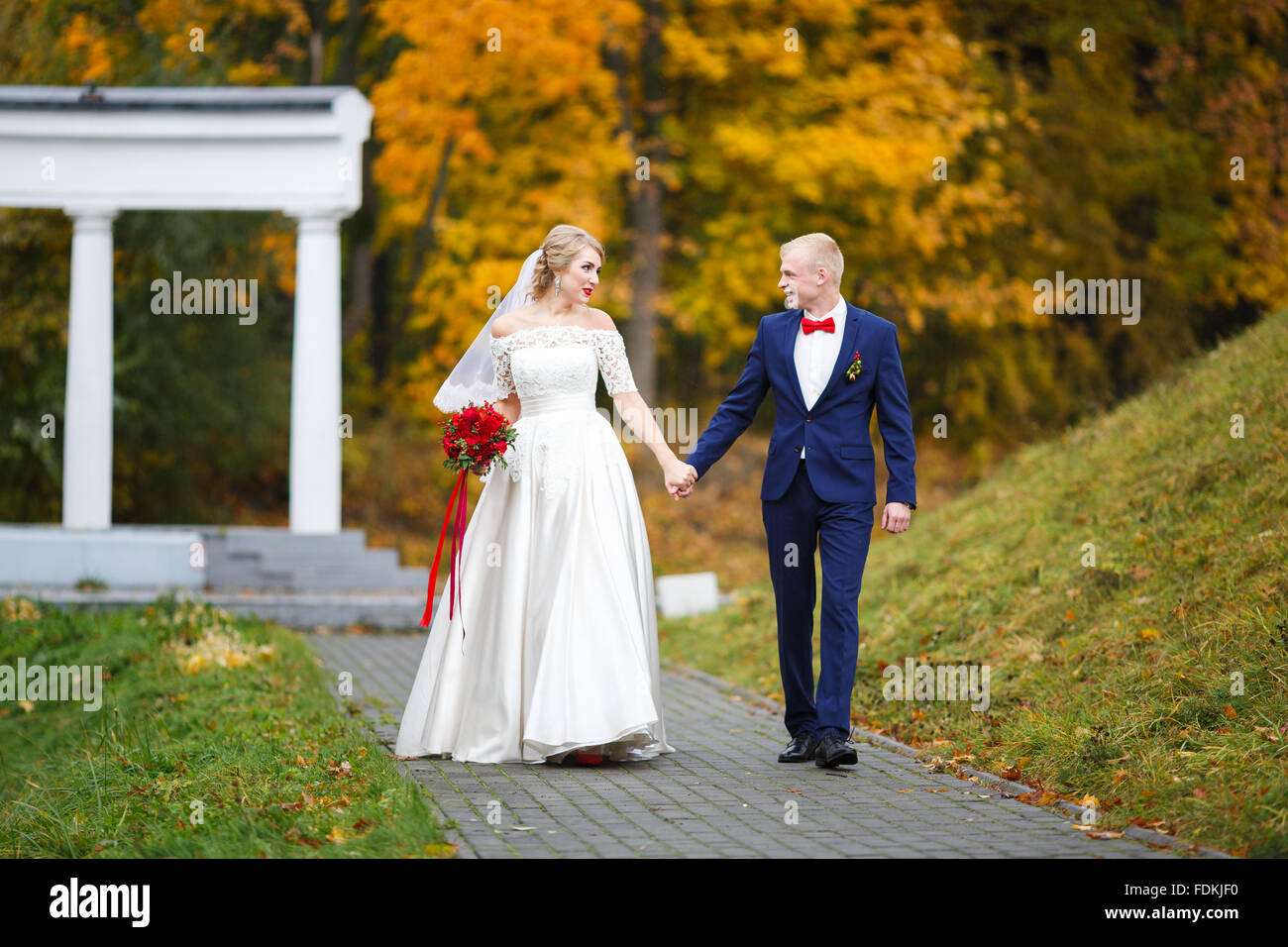 Wedding park hi-res stock photography and images - Alamy