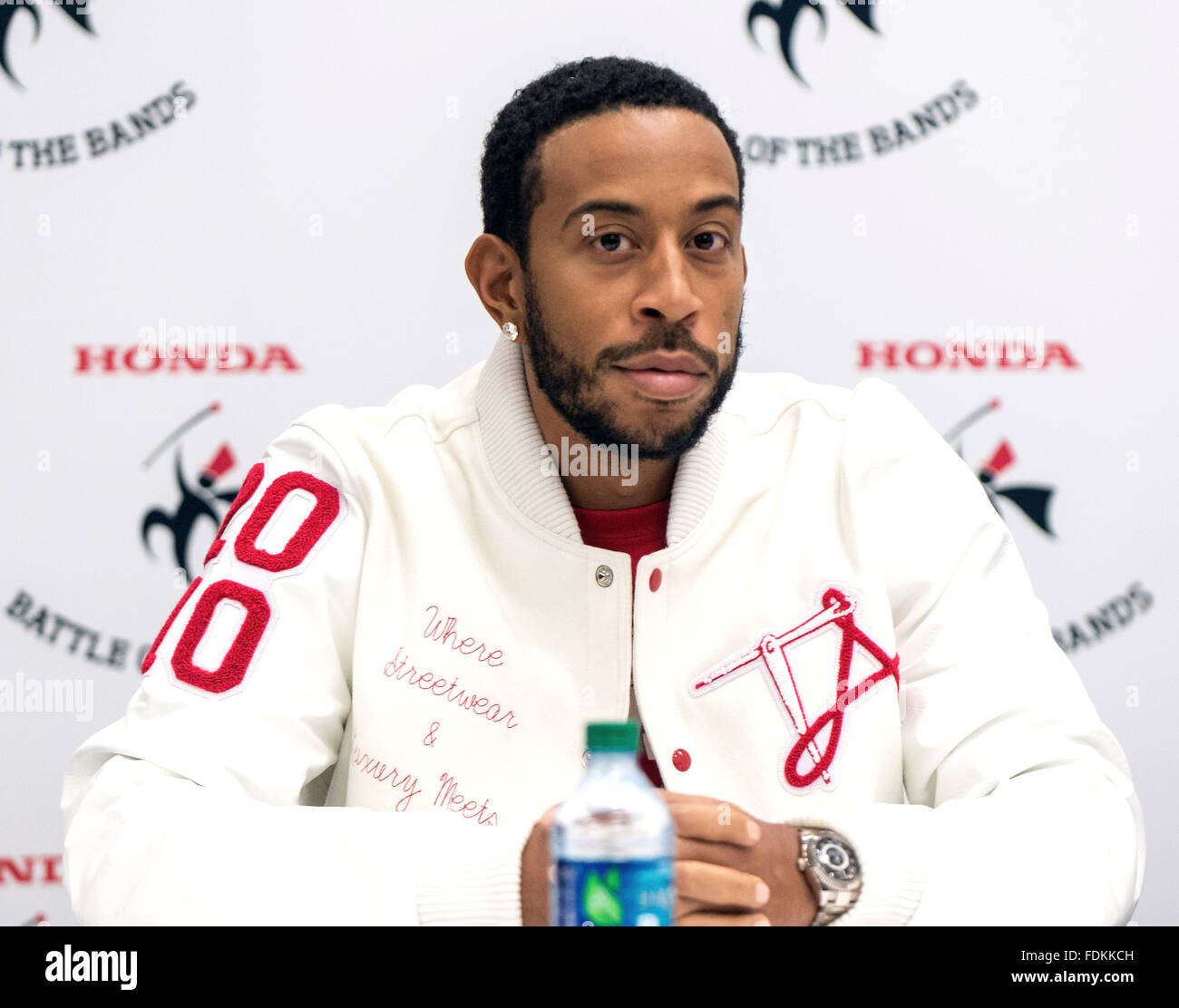 Atlanta, GA, USA. 30th Jan, 2016. LUDACRIS speaks with the media before ...