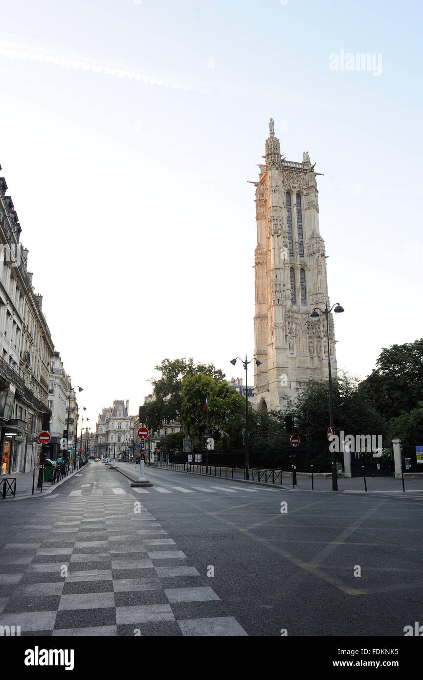 Empty paris 15 08 2013 france ile de france hi-res stock photography ...