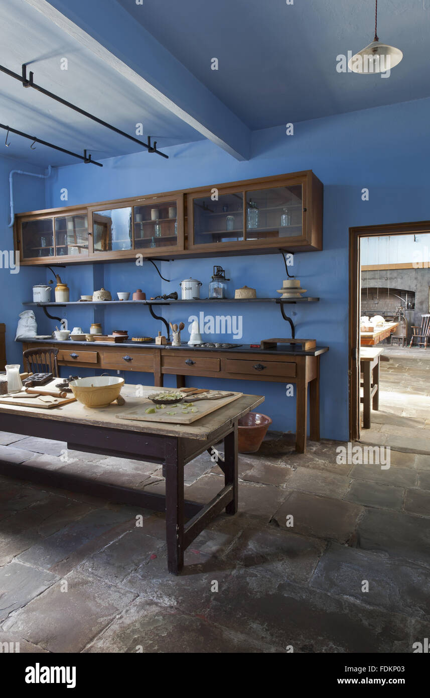 Stone flagged floor hi-res stock photography and images - Alamy