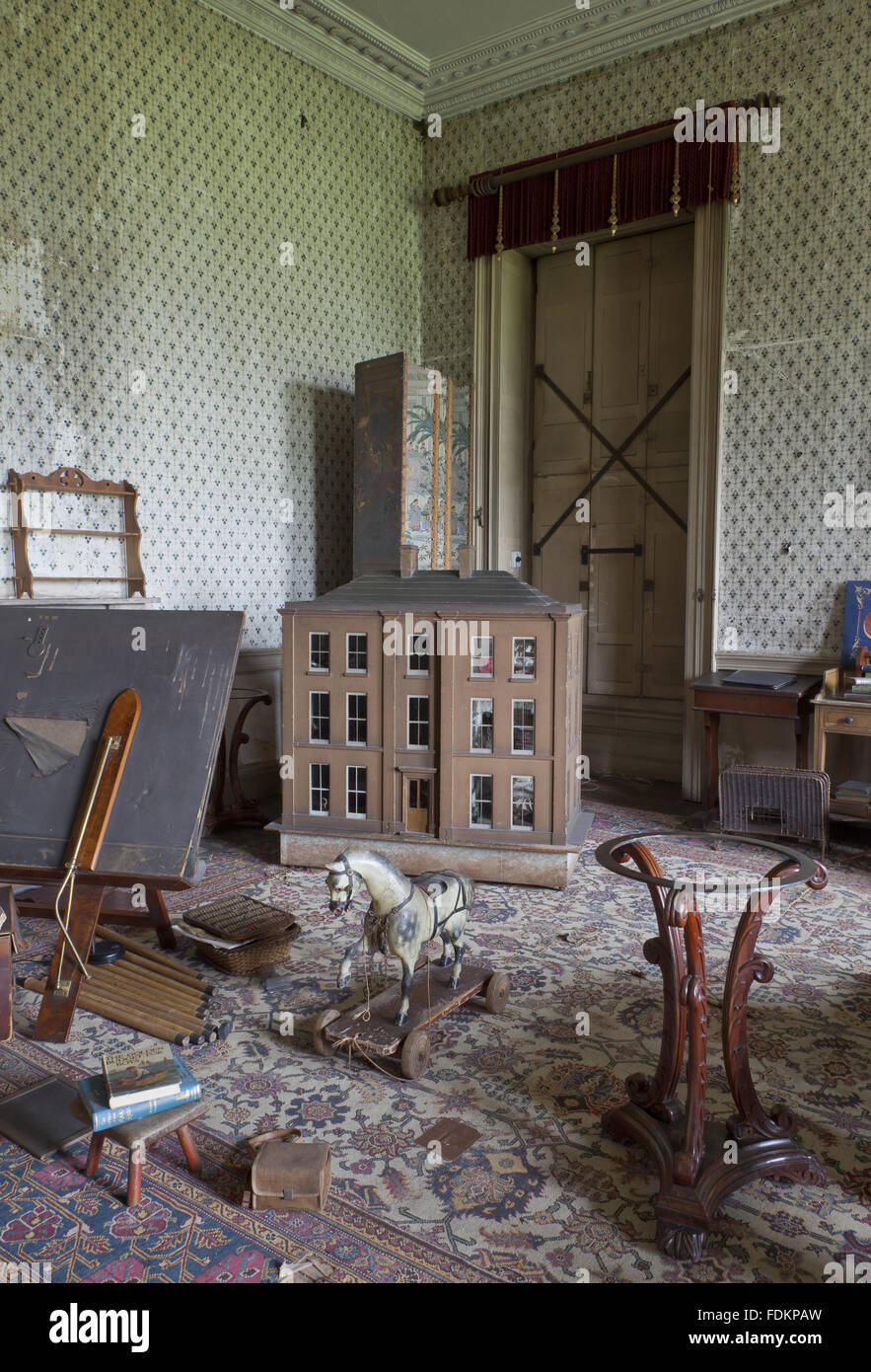 Calke abbey room hi-res stock photography and images - Alamy