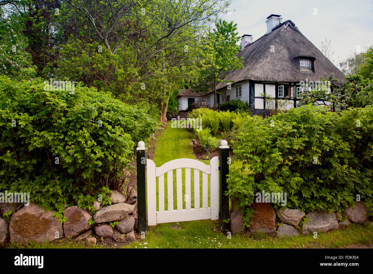 Farmhouse gates hi-res stock photography and images - Alamy