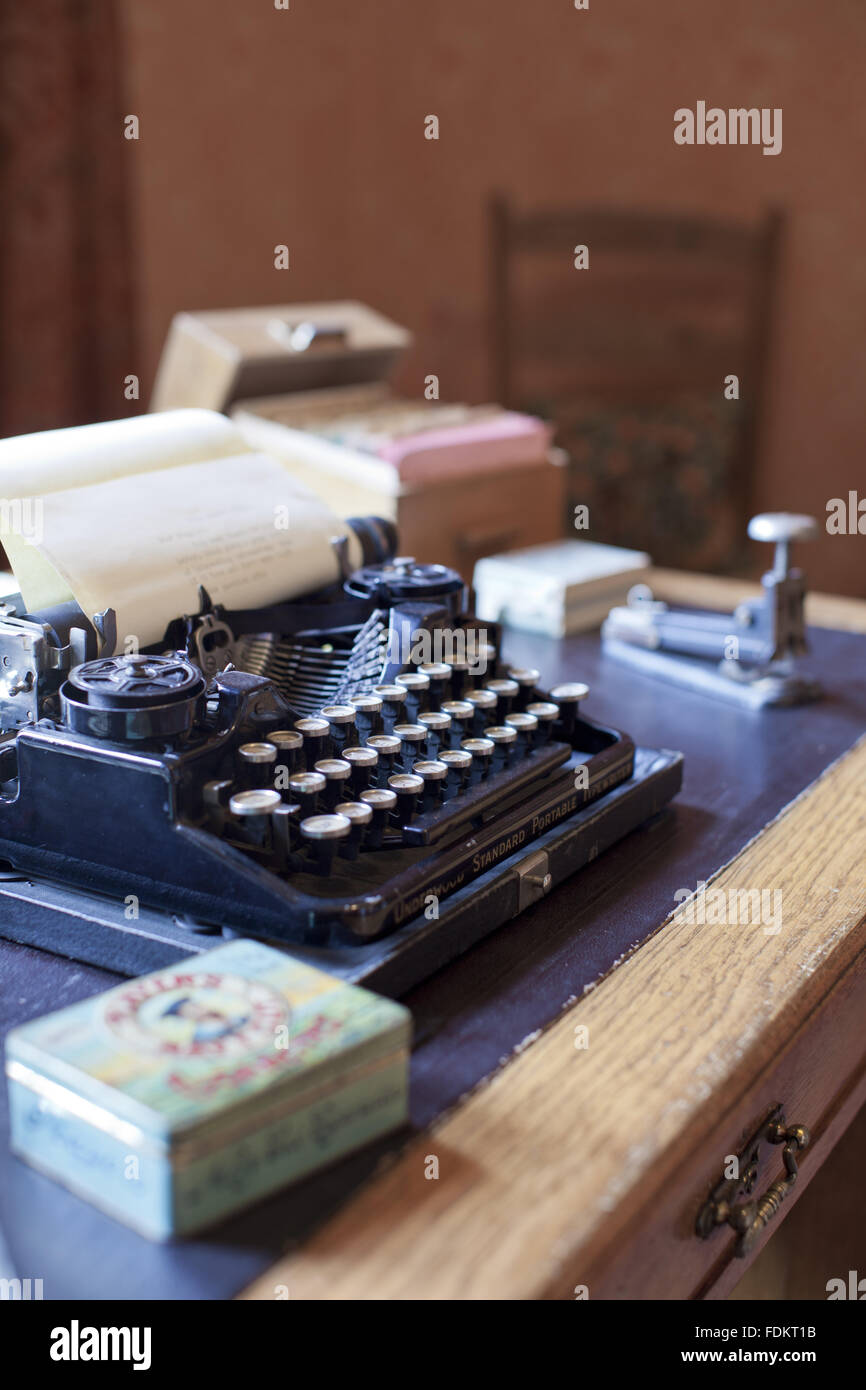 Victorian typewriter hi-res stock photography and images - Alamy