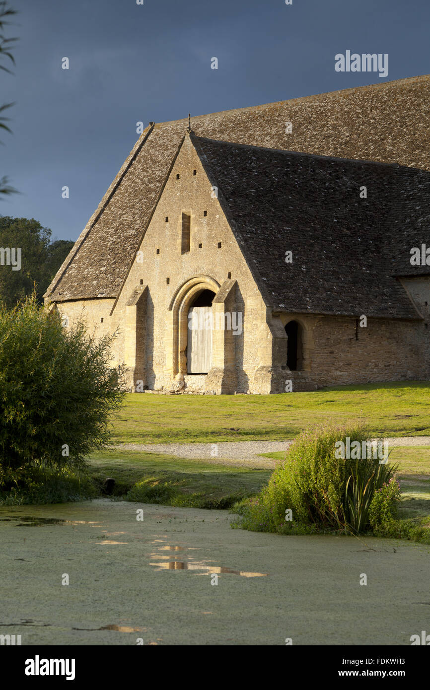 Monastic ponds hi-res stock photography and images - Alamy