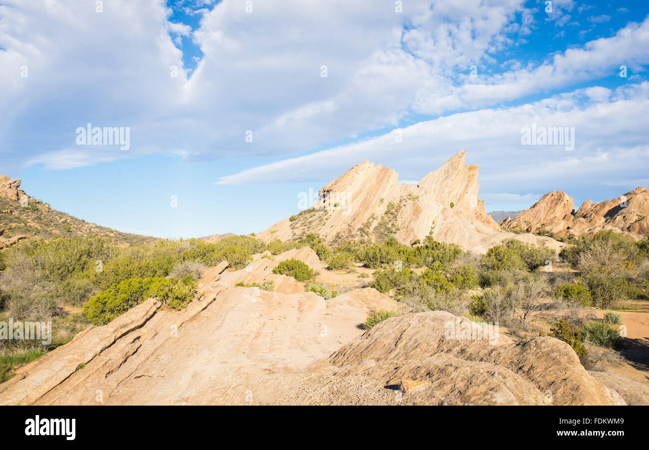 Geologic rock formations in the Mojave desert of southern California ...