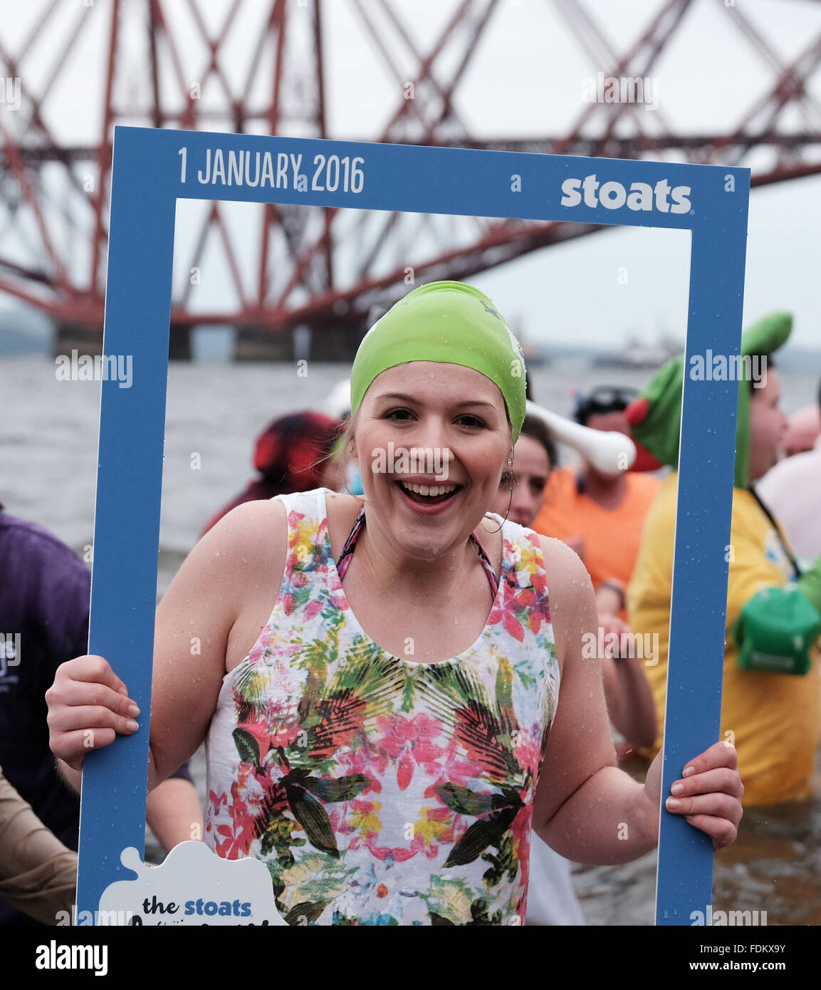 Hundreds of Loony Dookers take part in the traditional New Year's Day ...