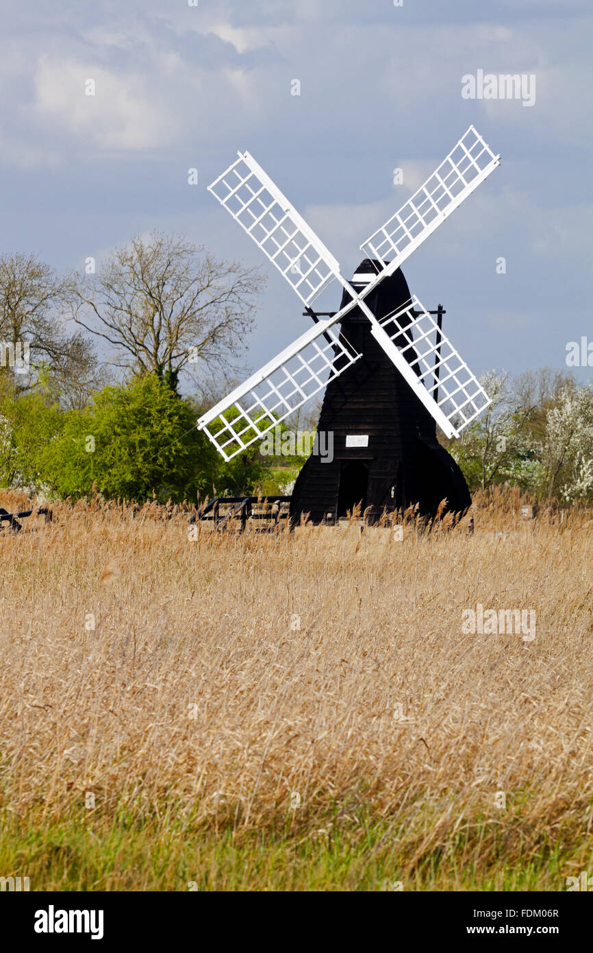 Wind pumps hi-res stock photography and images - Alamy