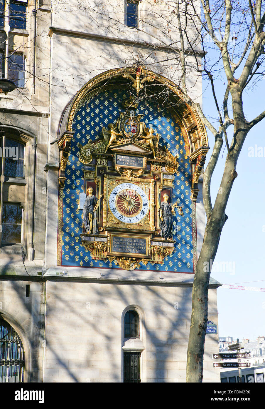 Horloge Paris High Resolution Stock Photography and Images - Alamy