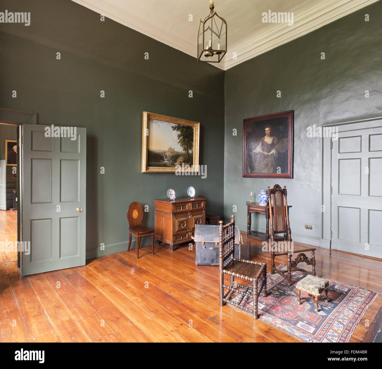 Servant quarters hi-res stock photography and images - Alamy