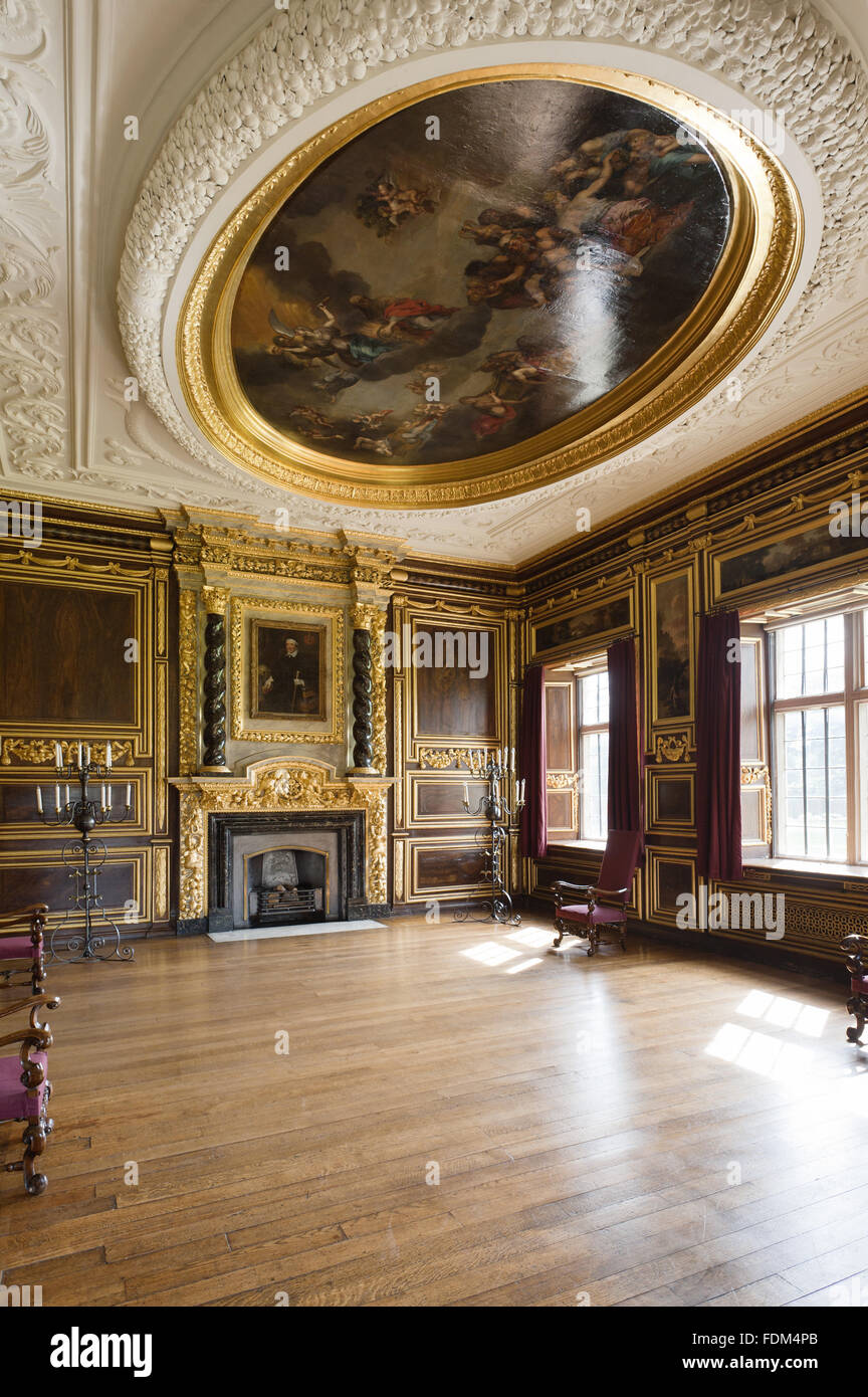 Gilt ceiling hi-res stock photography and images - Alamy