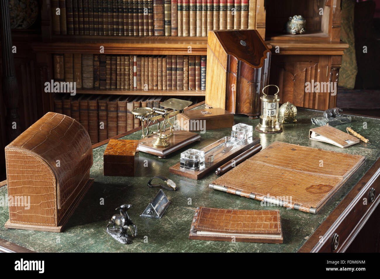 Victorian writing desks hi-res stock photography and images - Alamy