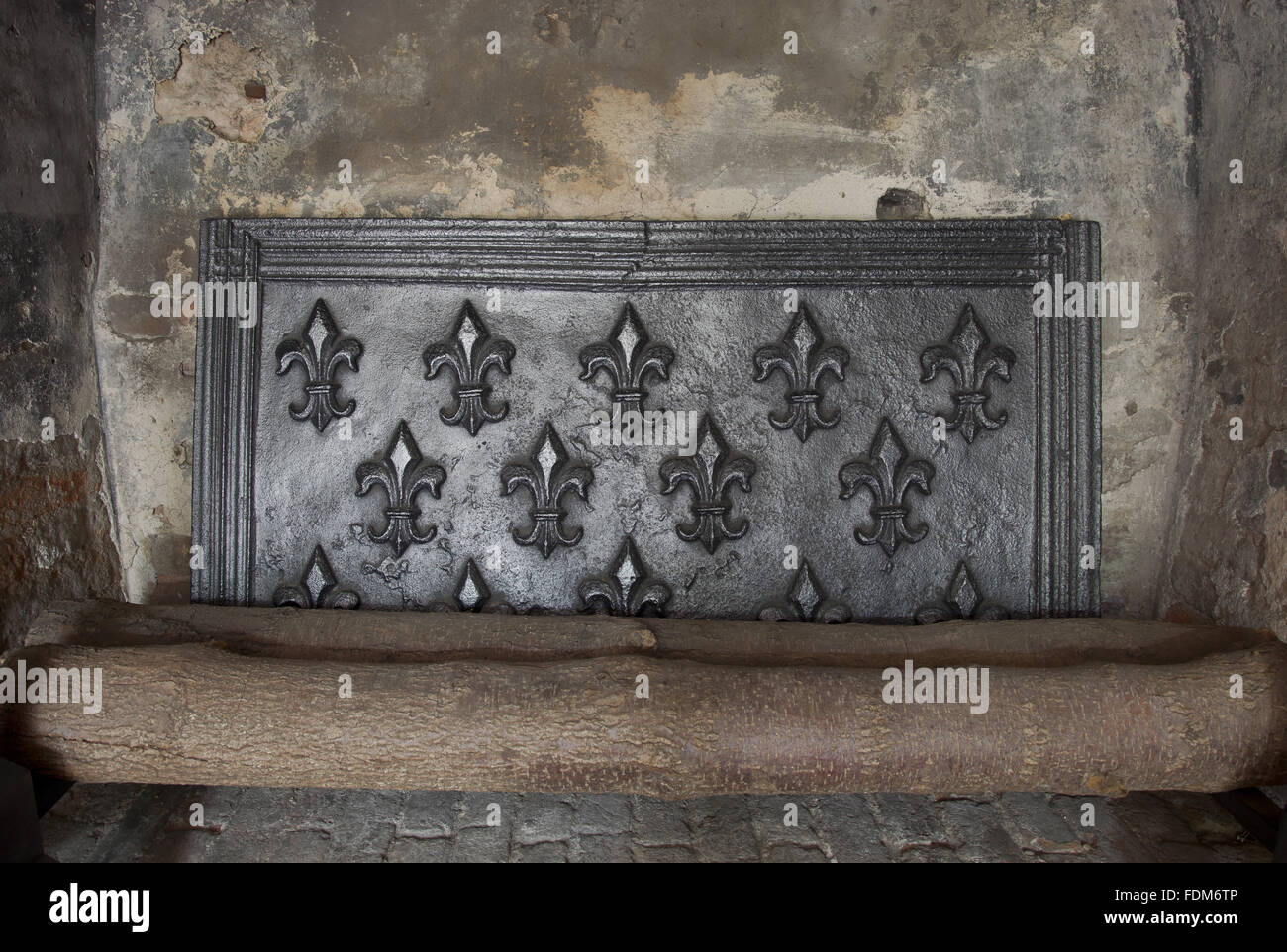 Detail of the fireplace in the Entrance Hall at Quebec House, Westerham ...
