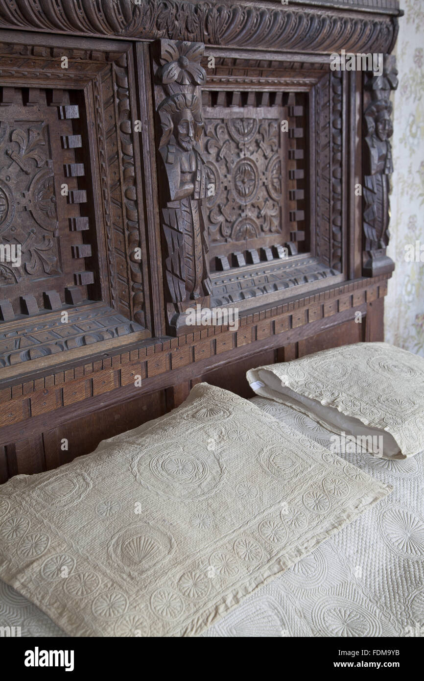 The headboard of the bed in the Cavalier Room at Chastleton House ...