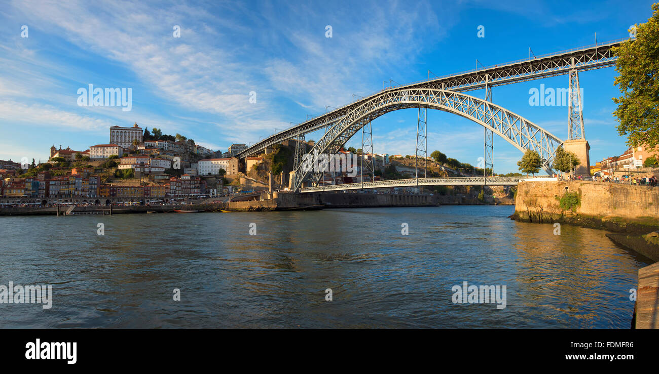Ponte Dom Luis I Bridge over the Douro river, Oporto, Portugal Stock ...