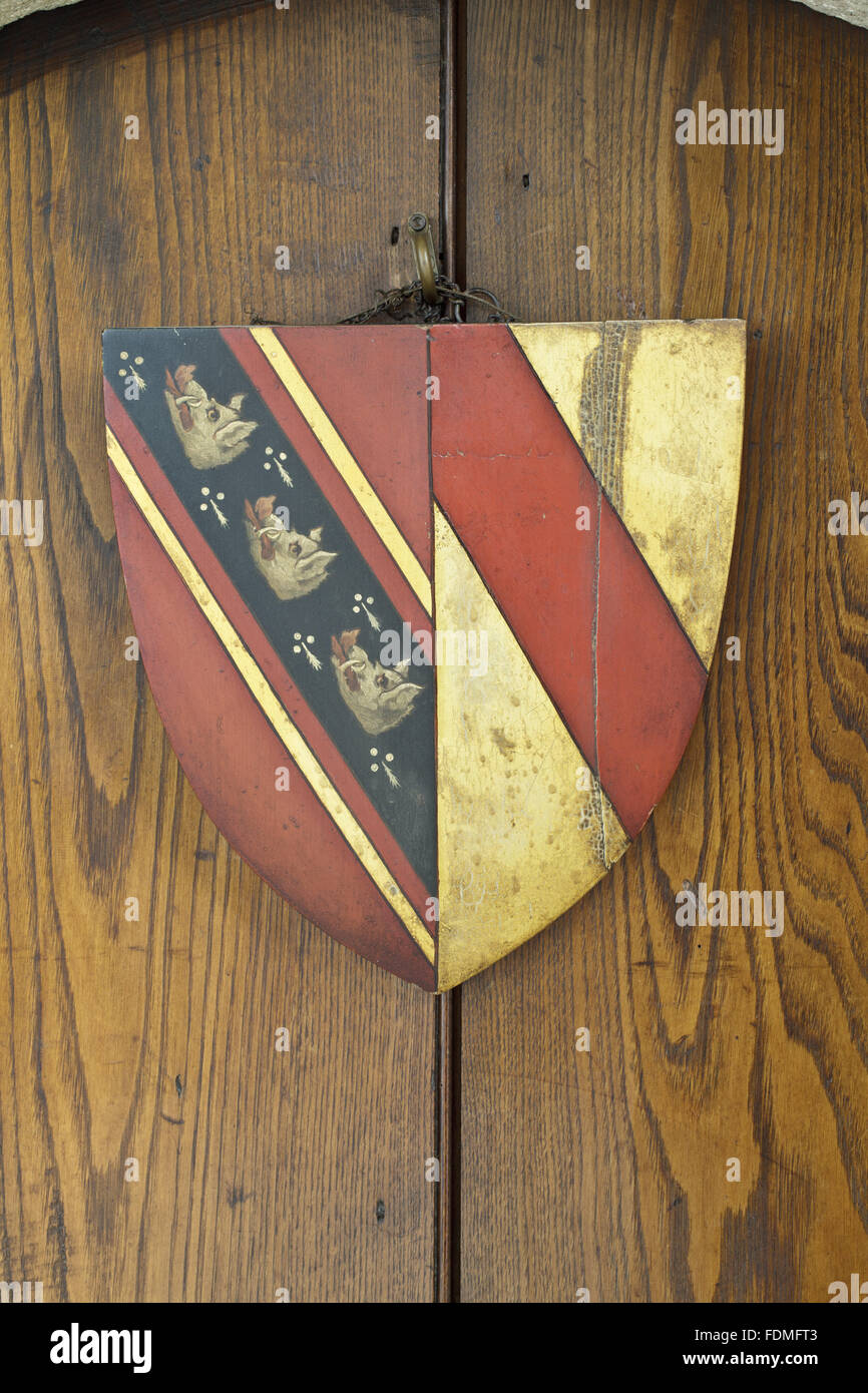 Shield of arms hi-res stock photography and images - Alamy