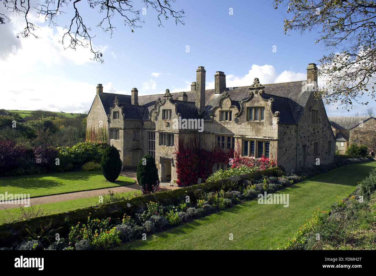 Sixteenth century manor house hi-res stock photography and images - Alamy