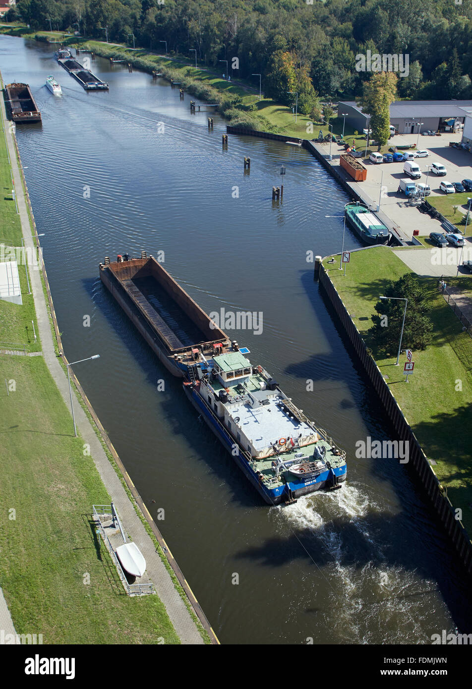 Empty barge hi-res stock photography and images - Alamy
