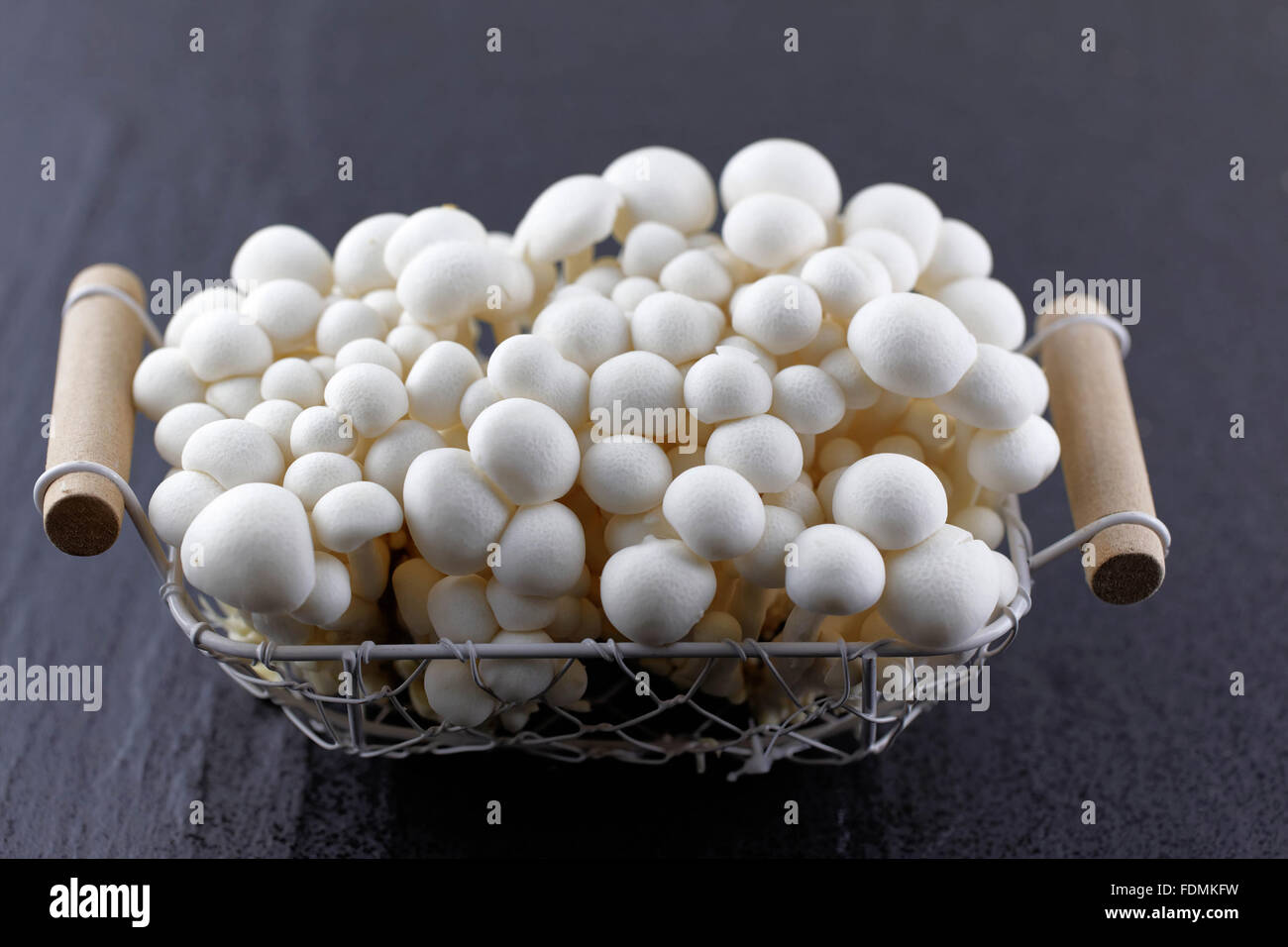 Raw and white Bunapi Mushrooms Stock Photo - Alamy