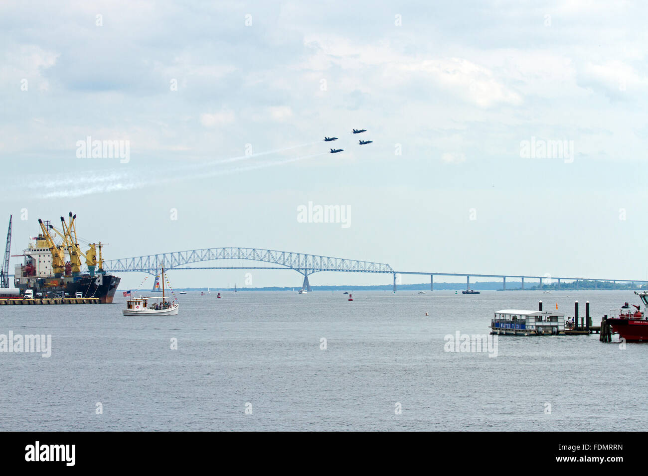 Navy blue angels hi-res stock photography and images - Alamy