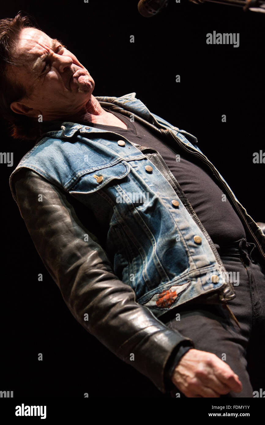 Lee Ving grimaces Stock Photo - Alamy