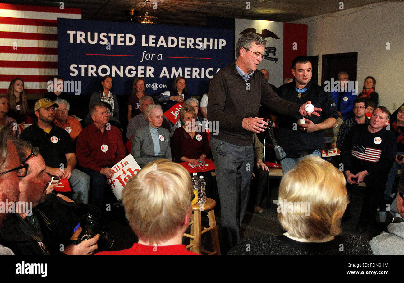 Davenport, Iowa, USA. 31st Jan, 2016. Presidential candidate Jeb Bush ...
